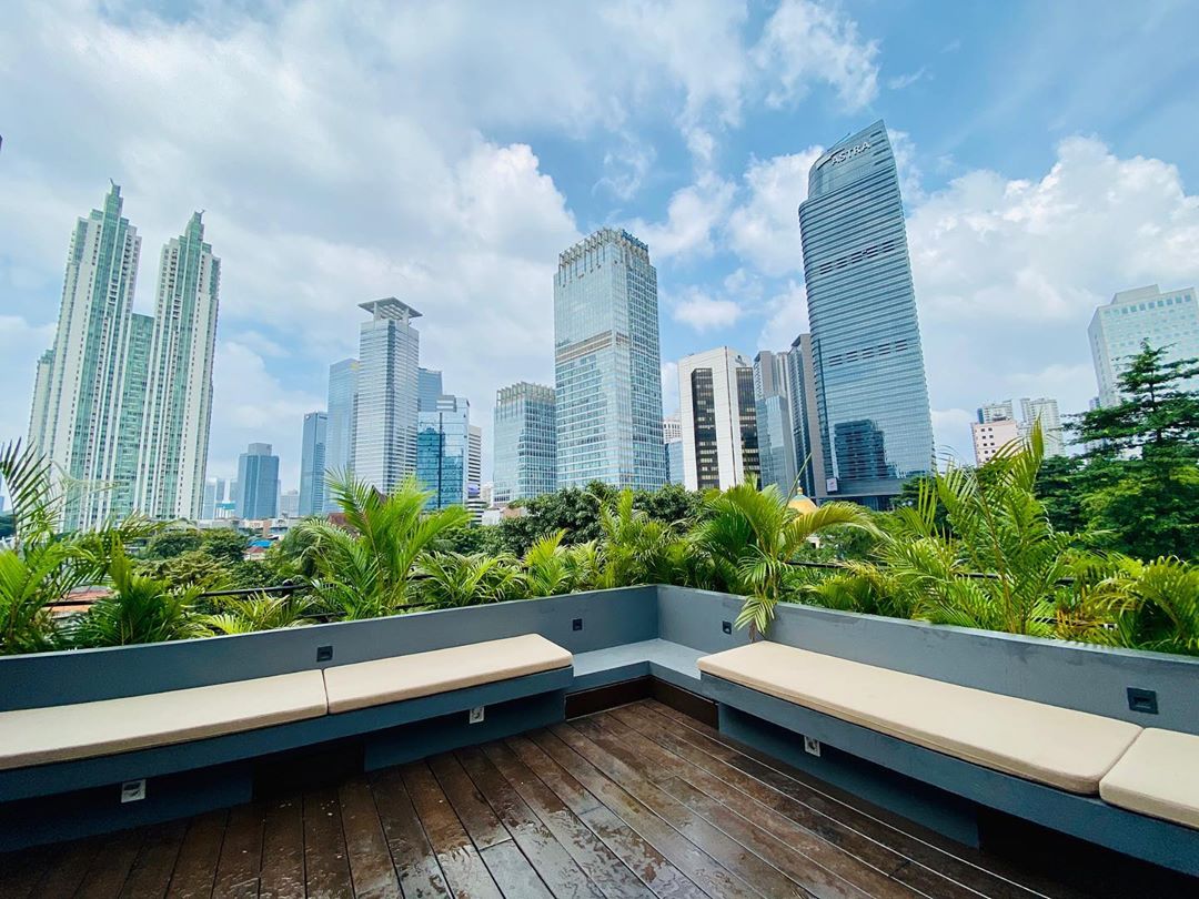 Hotel di Jakarta ini Hanya 800ribu dan Punya Rooftop!