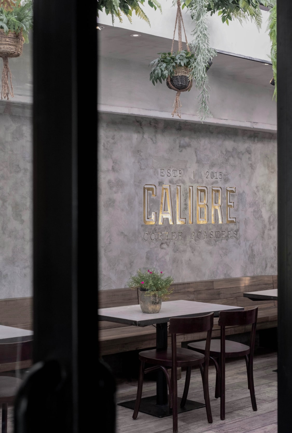 Calibre Coffee Roasters, Kafe Estetik di Surabaya!