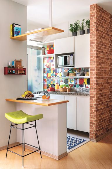 Mudah Ditiru! 11 Tips Penting Desain Mini Bar di Dapur