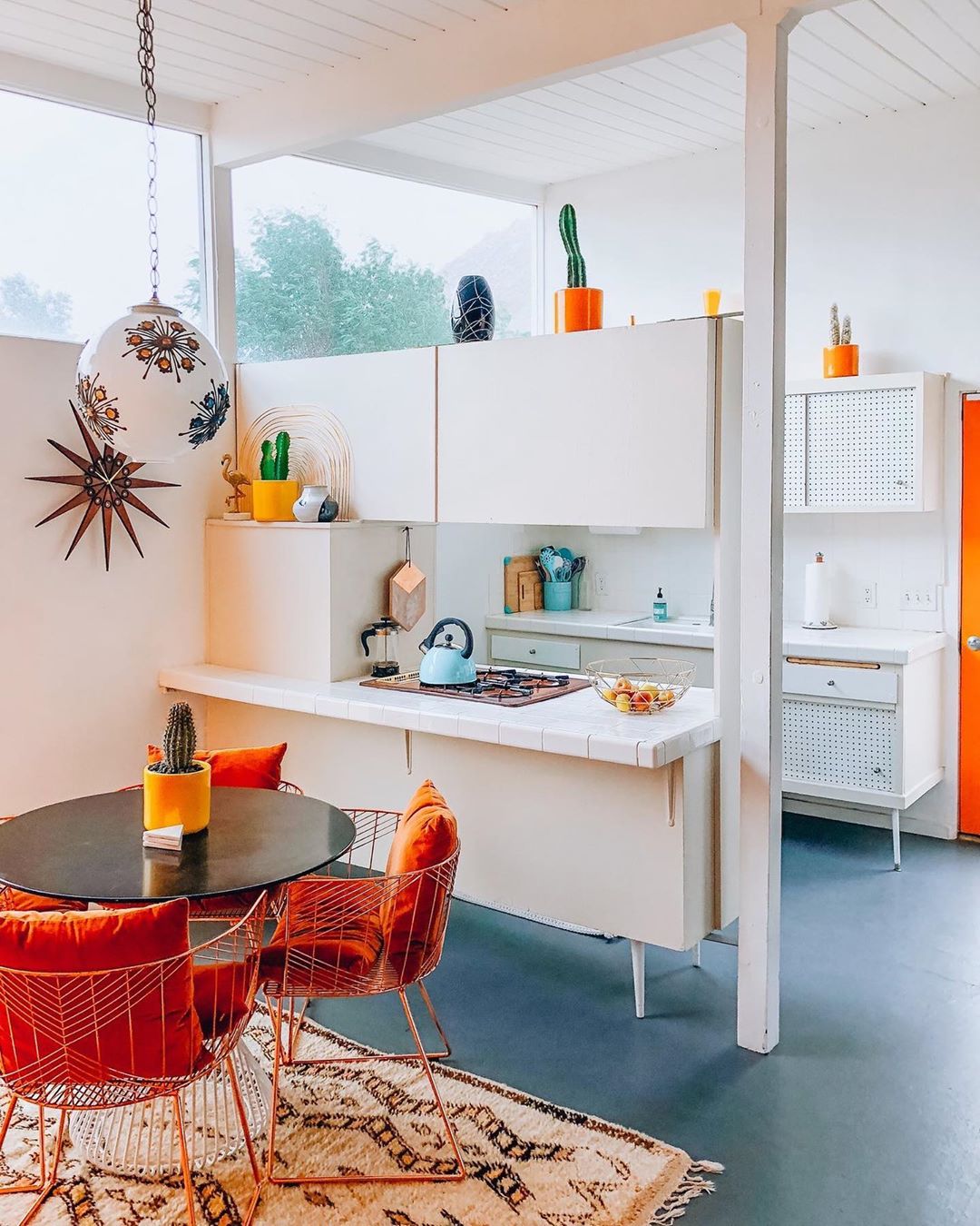 Ingin Dapur Rapi? Coba 9 Ide Rak Dapur Minimalis Ini