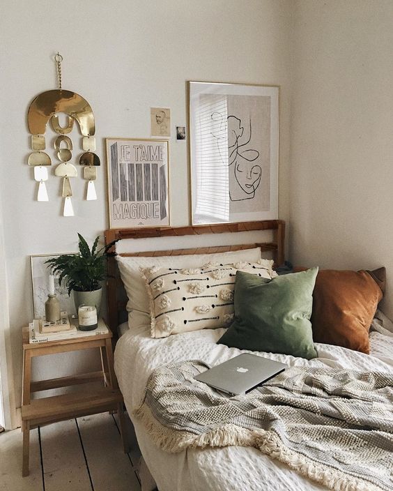 18 Desain dan Layout Kamar Kosan Kecil Tapi Stylish