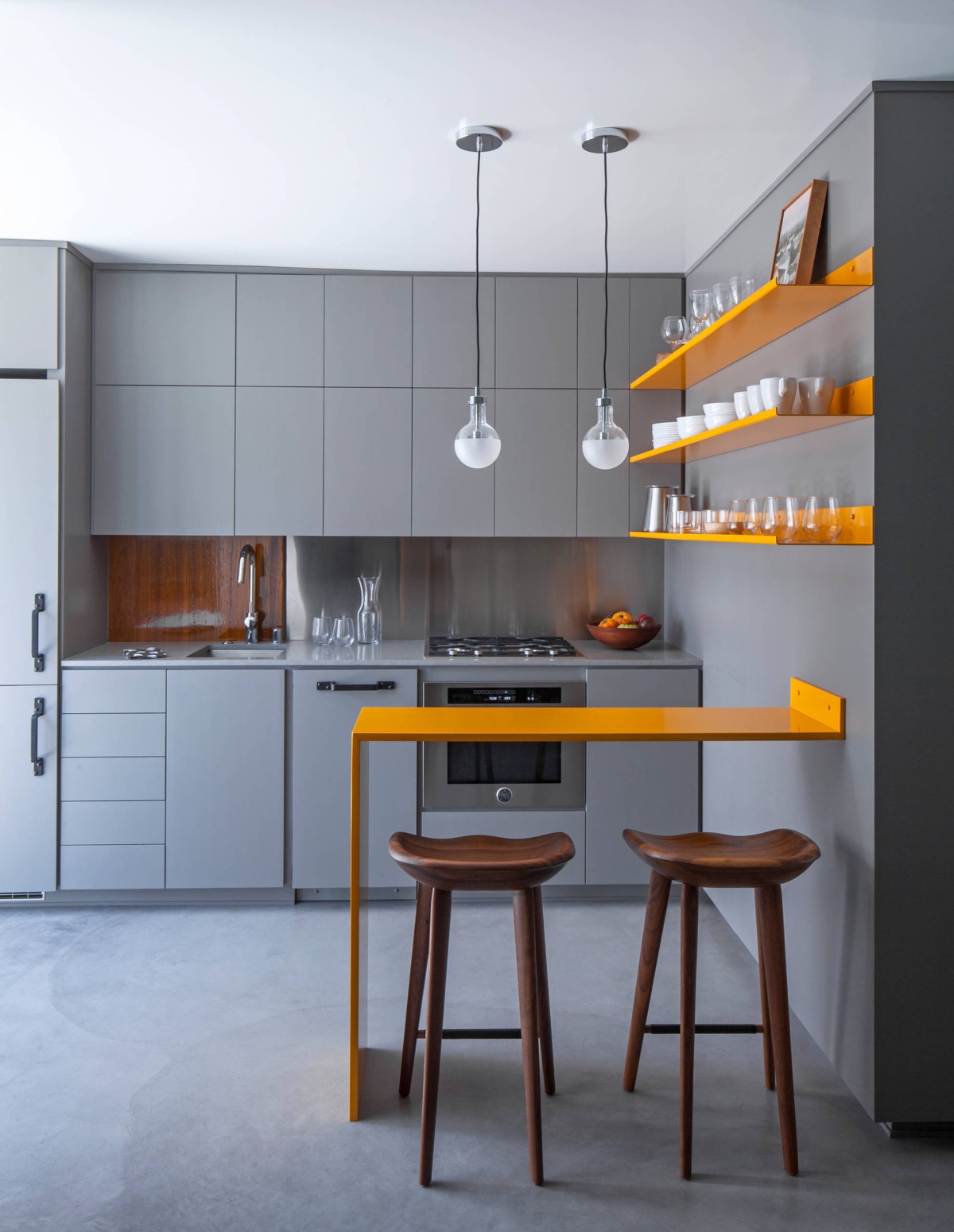 Mudah Ditiru! 11 Tips Penting Desain Mini Bar di Dapur