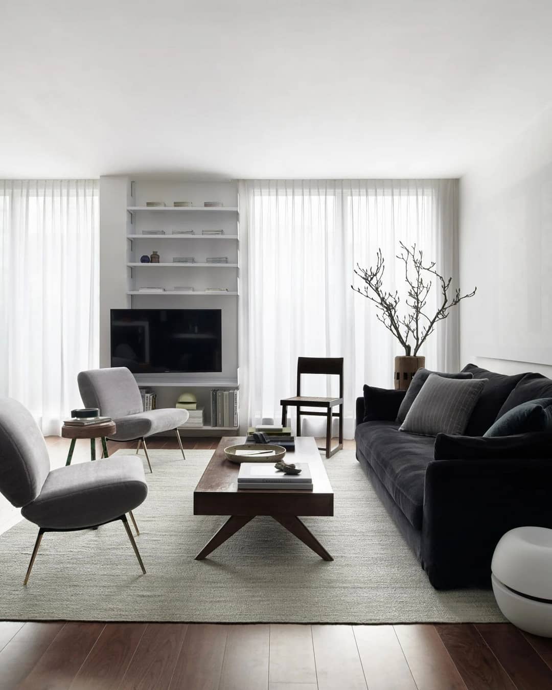 8 Inspirasi Interior dengan Background Putih Stylish!